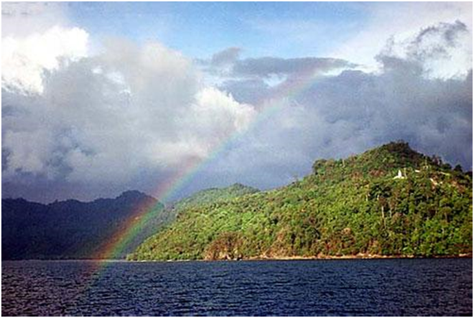 FYI, ini jalan menuju Danau Kembar Danau Di Ateh dan Danau Di Bawah ...