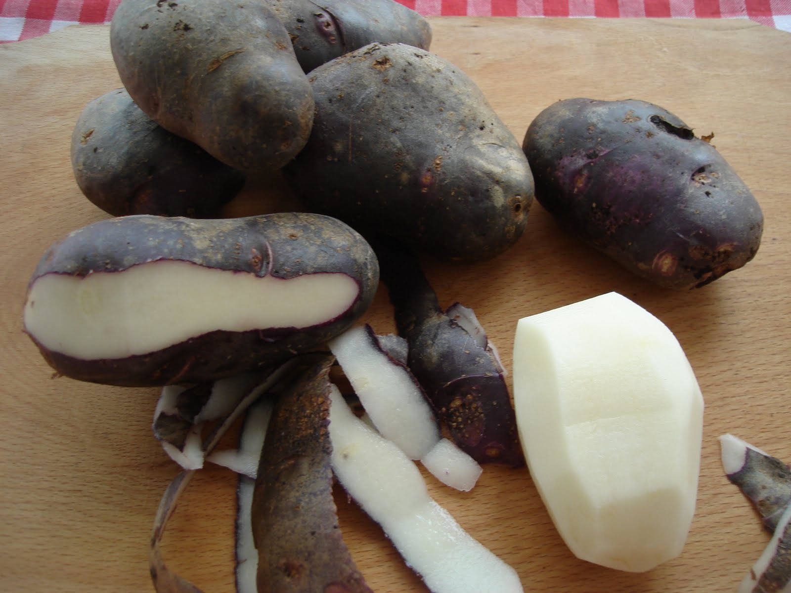 Pe masa din bucatarie: Cartoful