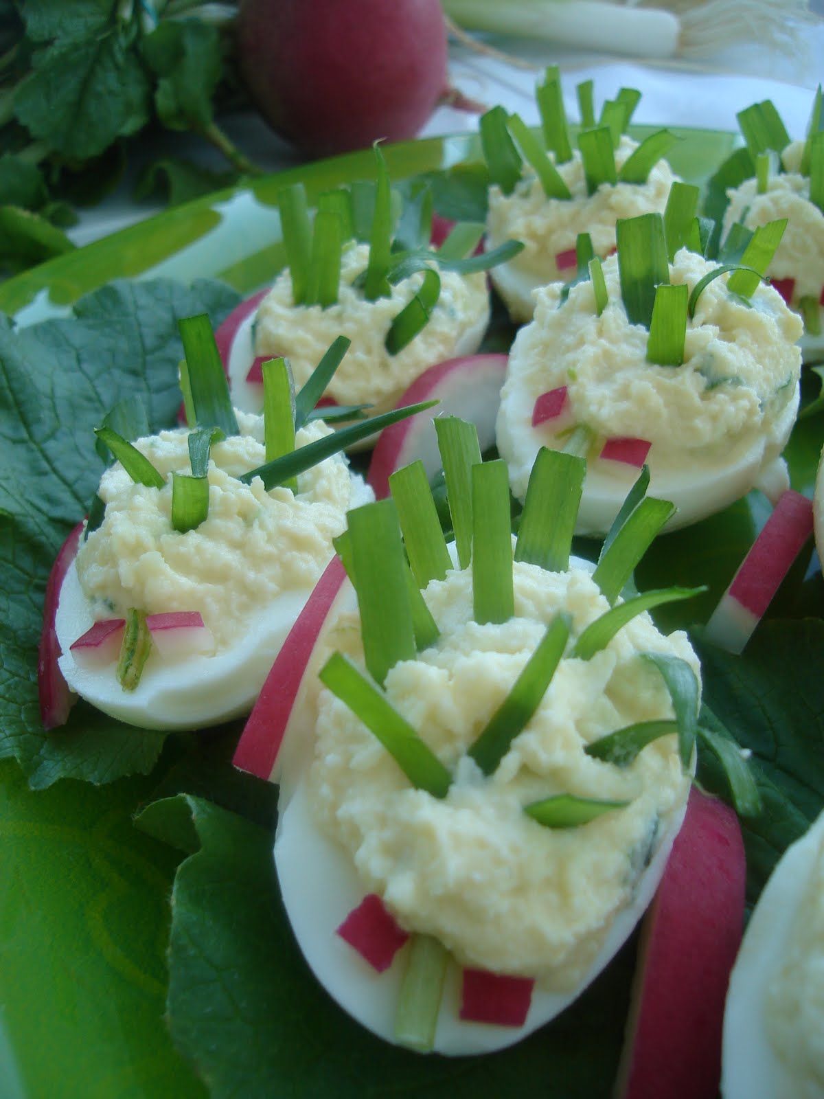 Pe masa din bucatarie: "Arici" veseli