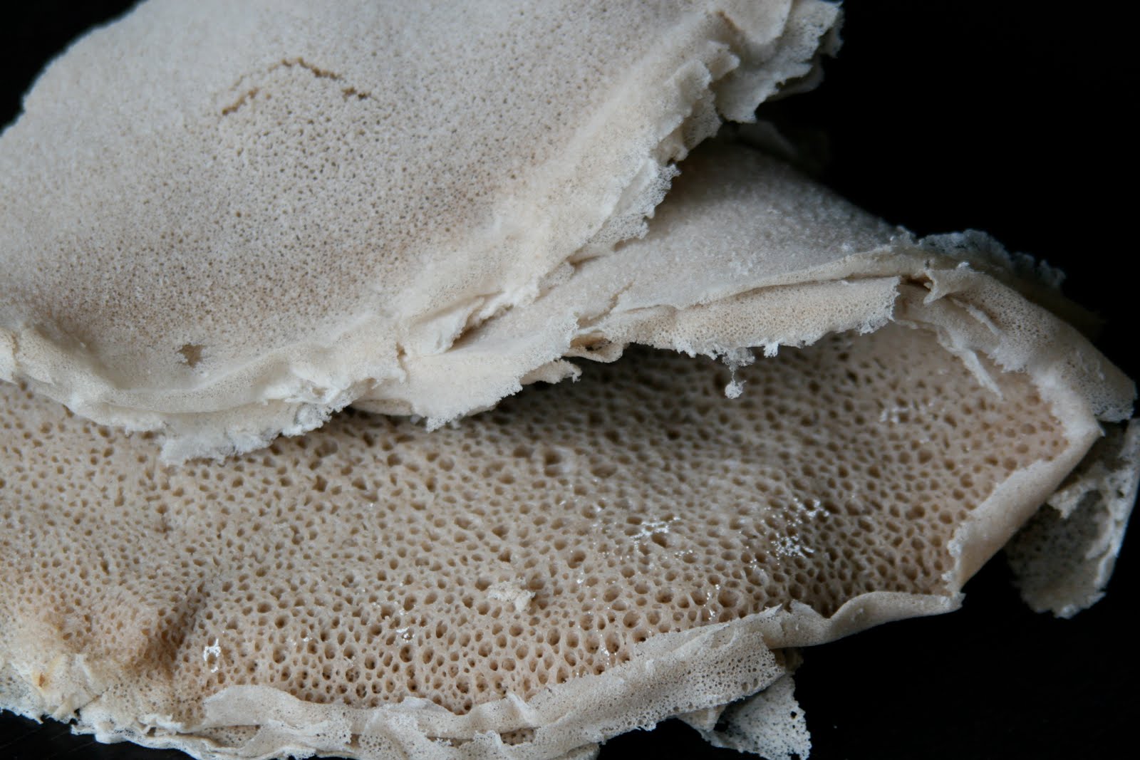 injera b'waht b'law-ho