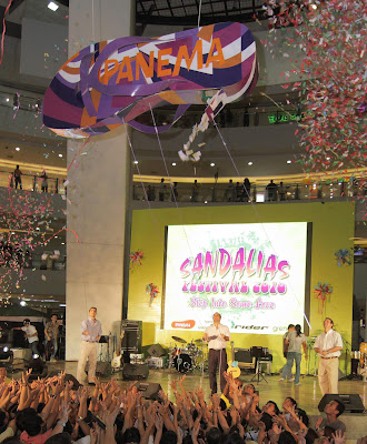 sunny days: THE SANDALIAS FEST 2010: An Afternoon of Fun for Flipflops ...