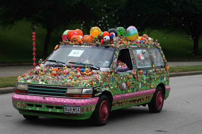 WEIRD NEWS: Weird Car Parade Mods