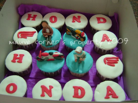 Mauve Corner cakes.cupcakes.cookies: Honda - MotoGP