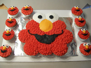 Erin's Confections: Elmo Cupcake Cake