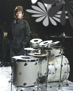 Desmond y Molly Jones: Zak Starkey, baterista con poca ayuda de su padre