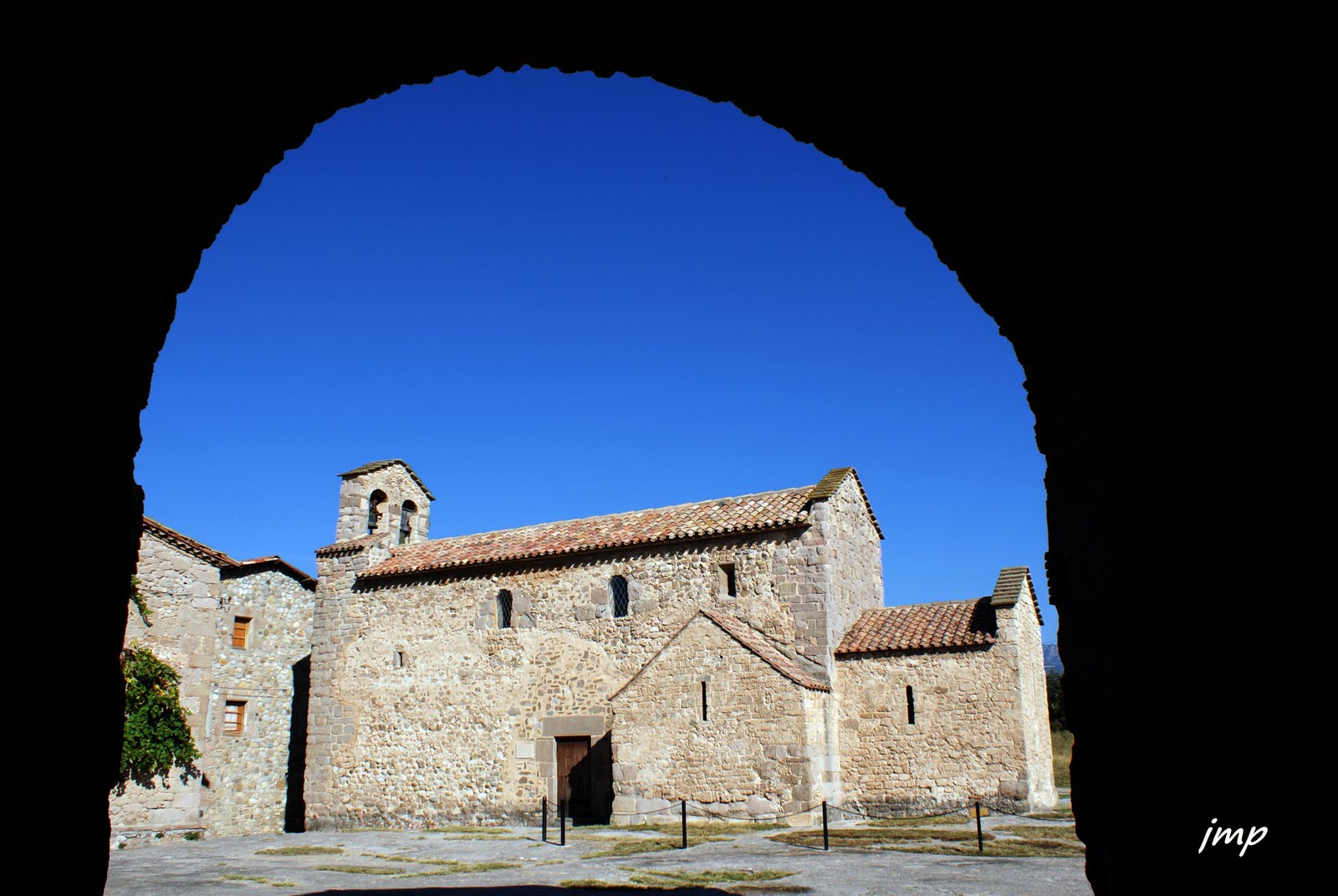 TOT PASSEJANT: Església de Sant Vicenç d'Obiols