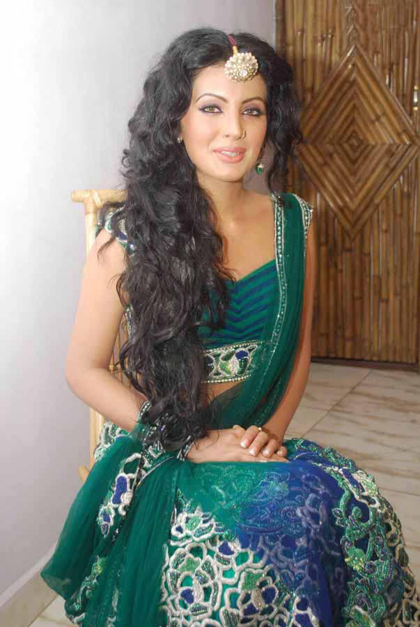 Ecensuf: Geeta Basra Hot Photos | Stills