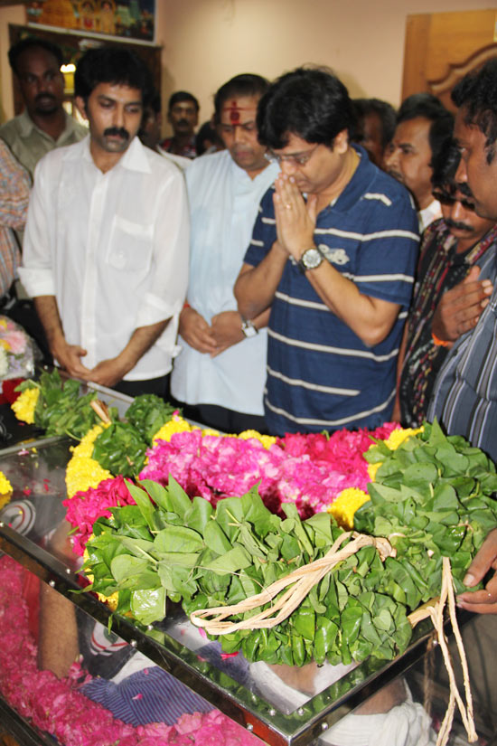 Celebs Pays Last Respects to SS Chandran