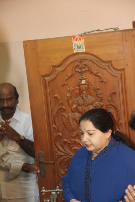 Celebs Pays Last Respects to SS Chandran