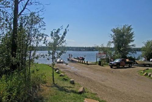 Paddling Near Edmonton, Alberta, Canada: Wizard Lake