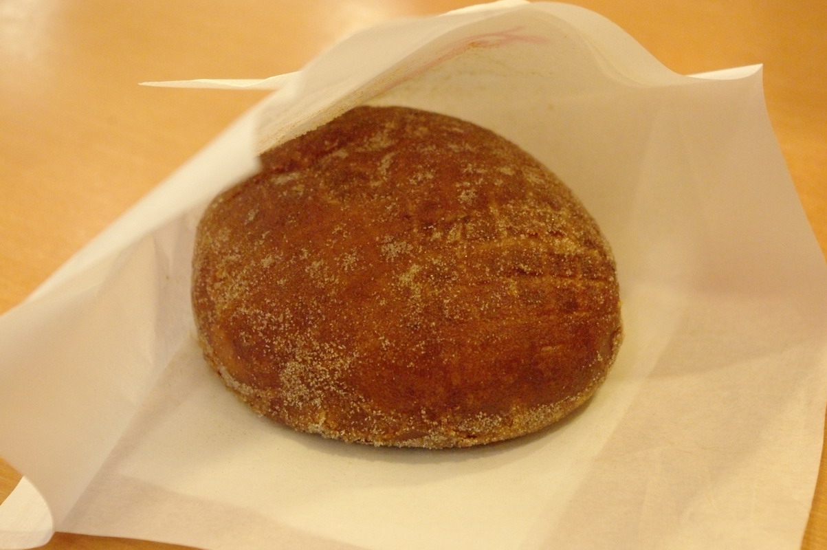 Tokyo Belly: YOKOHAMA: Leonard's Malasada Hawaiian donuts!!