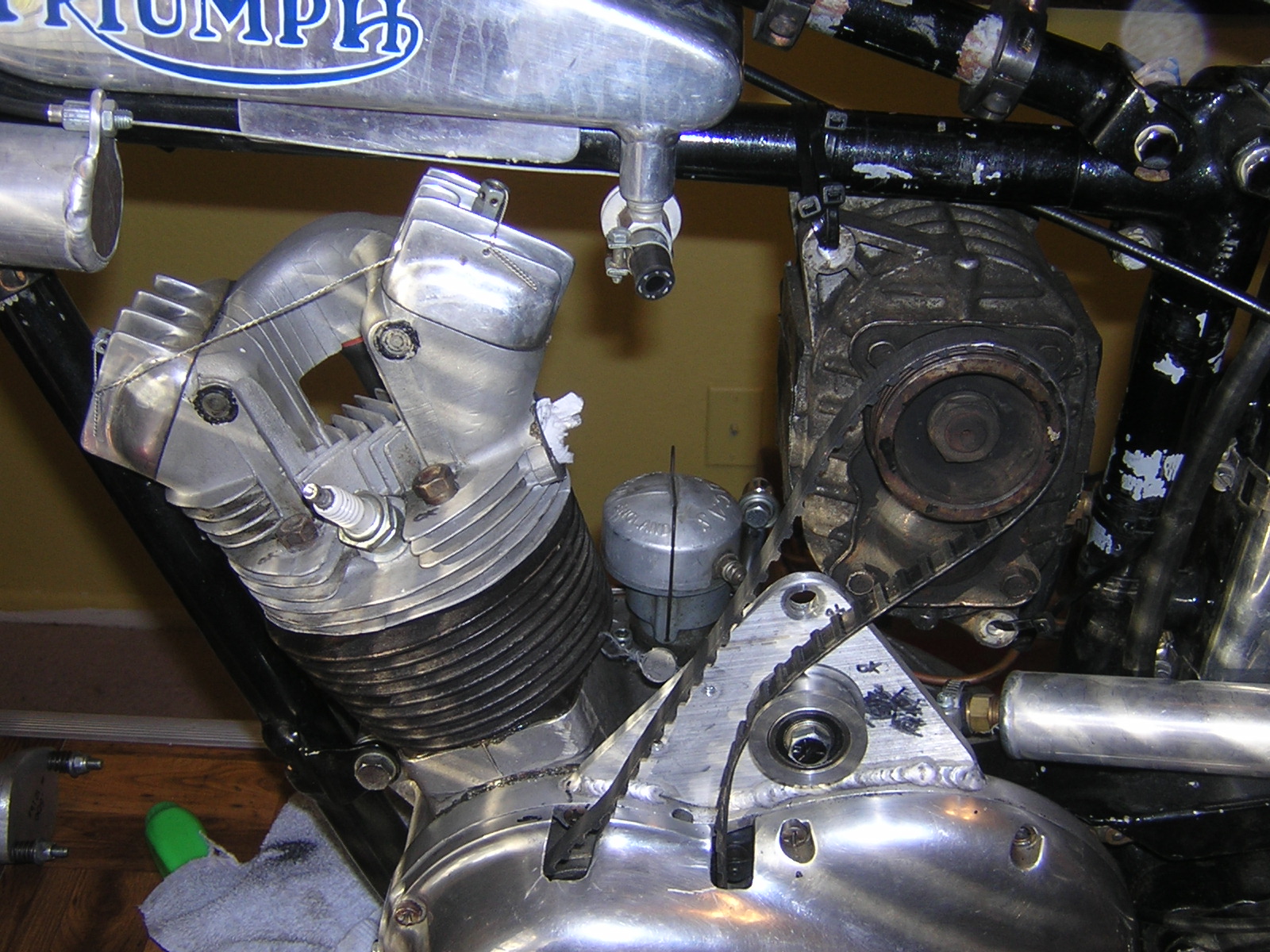 Smoke and Throttle: Supercharged Triumph Tiger Cub goes for the ton at ...