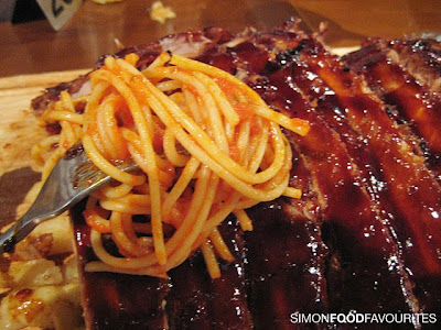 Simon Food Favourites: Criniti's: 1 metre long pizza and 1 kg ribs ...