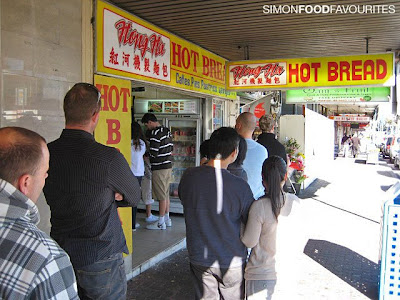 Simon Food Favourites: Hong Ha Hot Bread: Chicken and Pork Rolls ...