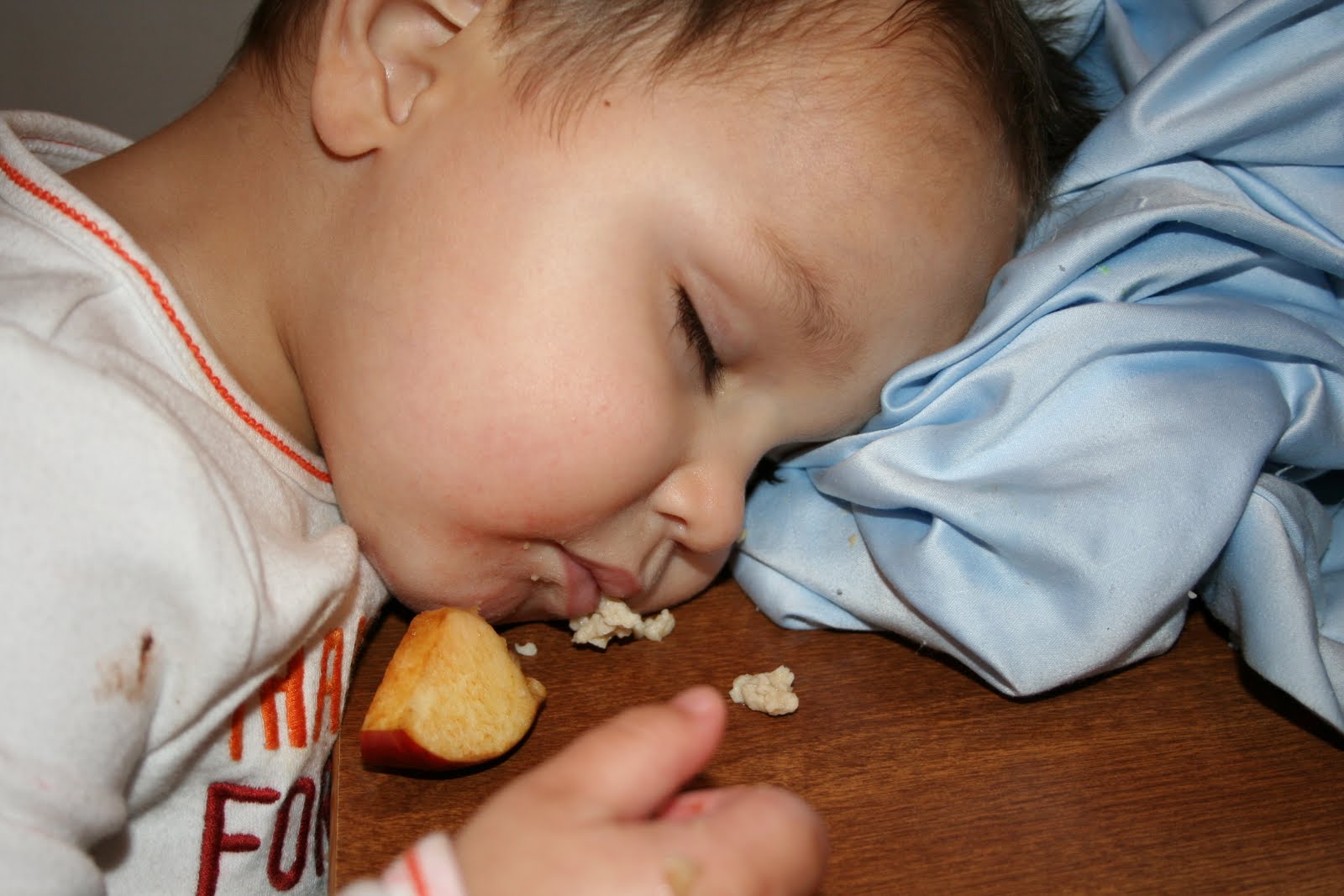 25 Pictures Of Kids Falling Asleep While Eating