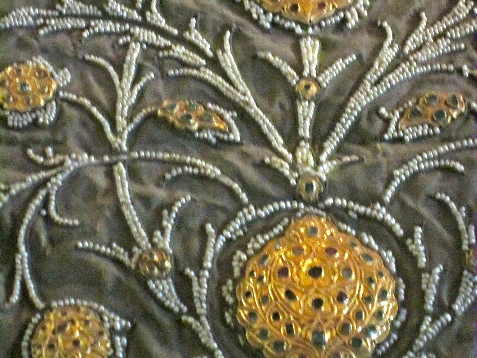 istanbul: 2sd visit to Topkapi and Gulhane Park, jewels on palace textiles