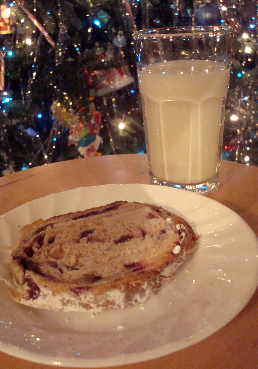 Wilde in the Kitchen: Daring Bakers: Christmas Stollen