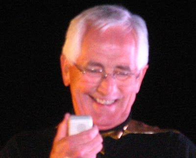 Jim's Loire: Brett Jones raises prostate cancer awareness@Trafalgar Square