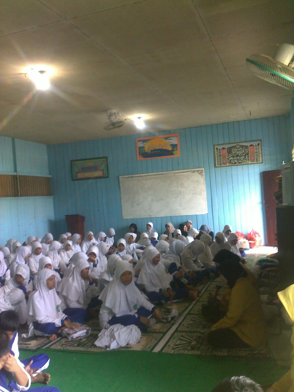 MTs Al Mujahidin Samarinda Terakreditasi Baik ( B )