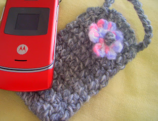 dRΞśŚ mΞ uP: 12.Handmade Crochet Handphone Pouch
