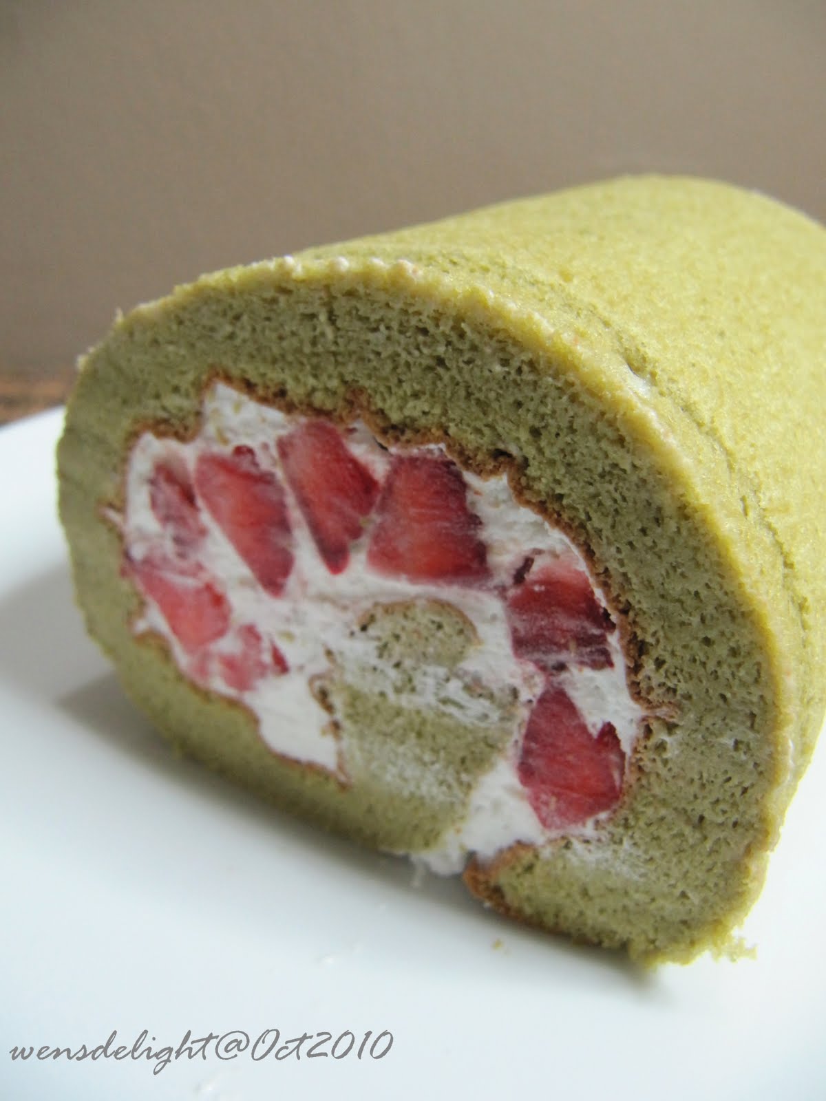 Wen's Delight: Green Tea Souffle Swiss Roll
