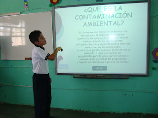 Escuela Guadalupe Victoria: Alumnos de 6° "A" exponiendo en power point