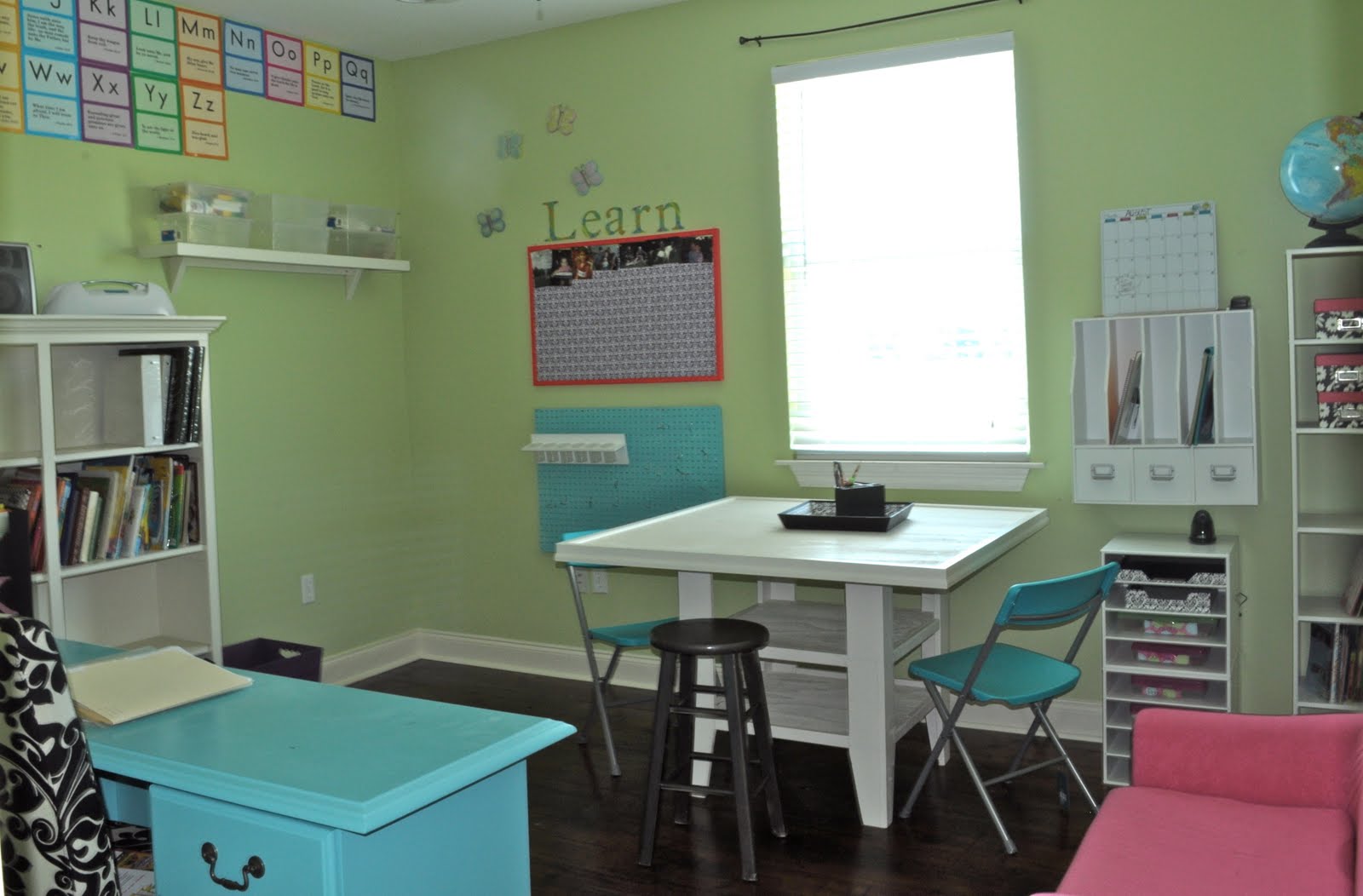One Moms Walk: School Room Revealed