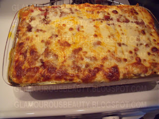 Glamorous Beauty Cooks: Baked Ziti with Salad and baked Bread.