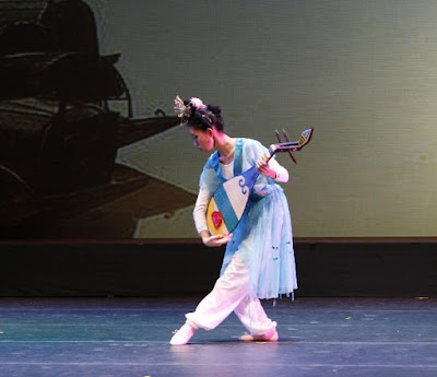 the story of TCM herbal stuff: Honey cured Pi pa ye (Loquat leaf)