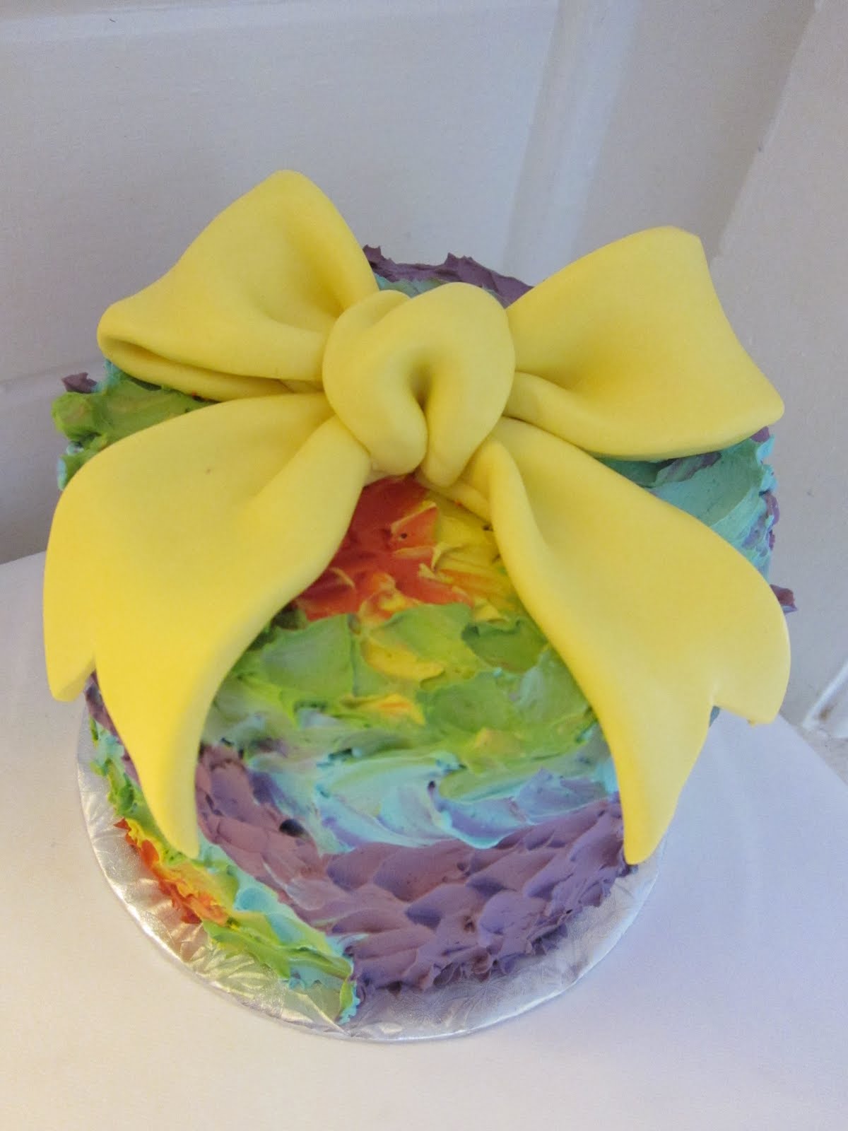 Polkadots Cupcake Factory: Tie Dye Cake!