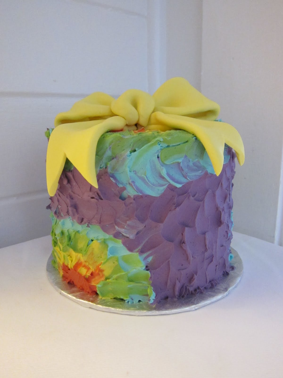 Polkadots Cupcake Factory: Tie Dye Cake!