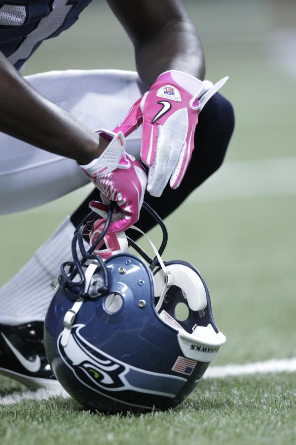 s o u l f l i g h t: NFL Breast Cancer Awareness 2010