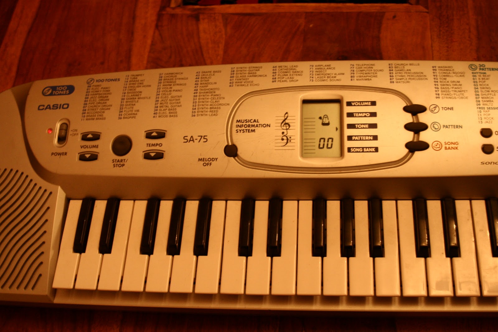 Super Snips: Casio SA-75 - Electric Keyboard for Children #00592