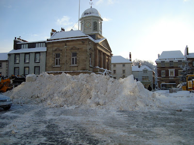 Tour Scottish Borders: Kelso town square in winter