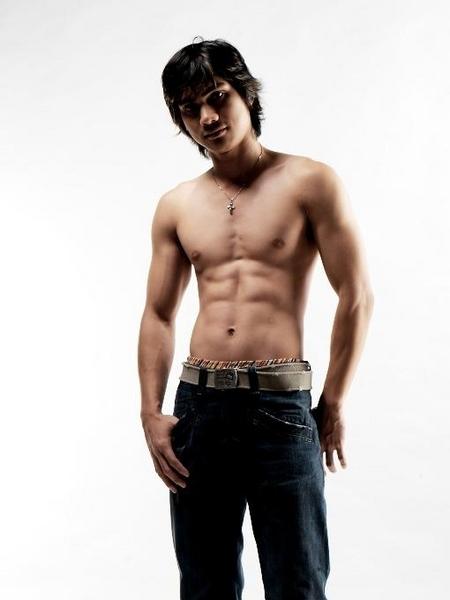 ♥ GAY likes GUYS ♥: The "yummy" Adrian Racho