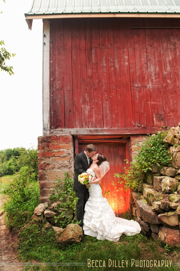 Cassandra Dyane Weddings & Events: Elegant Barn Weddings
