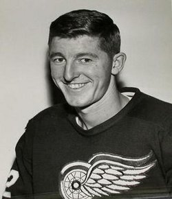 Len Lunde, Canadian ice hockey player, died from a heart condition.he ...