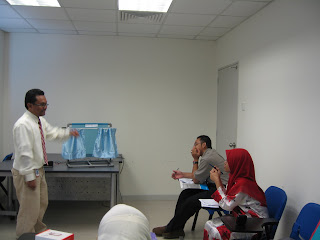 ViVac....: Projek Mini Diploma Aku....