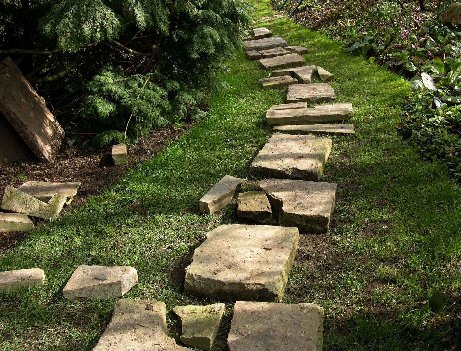 Pear Tree Cottage Garden: Stepping Stone Path