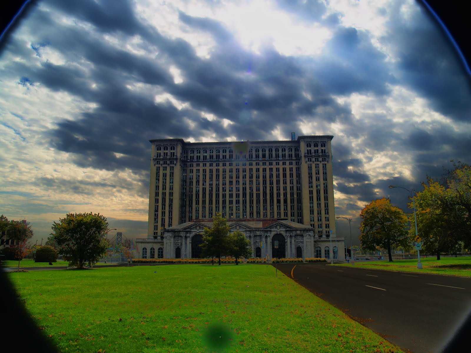 MelikTravelLog: Michigan Central Station | Detroit, Michigan