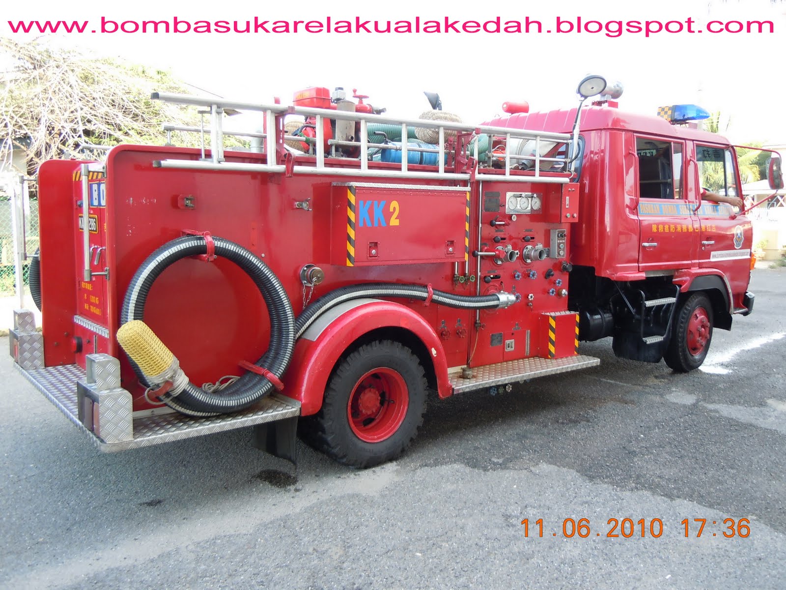 Bomba Sukarela Kuala Kedah: 我们的消防车/Jentera Bomba Kami/Our Fire-Engines.