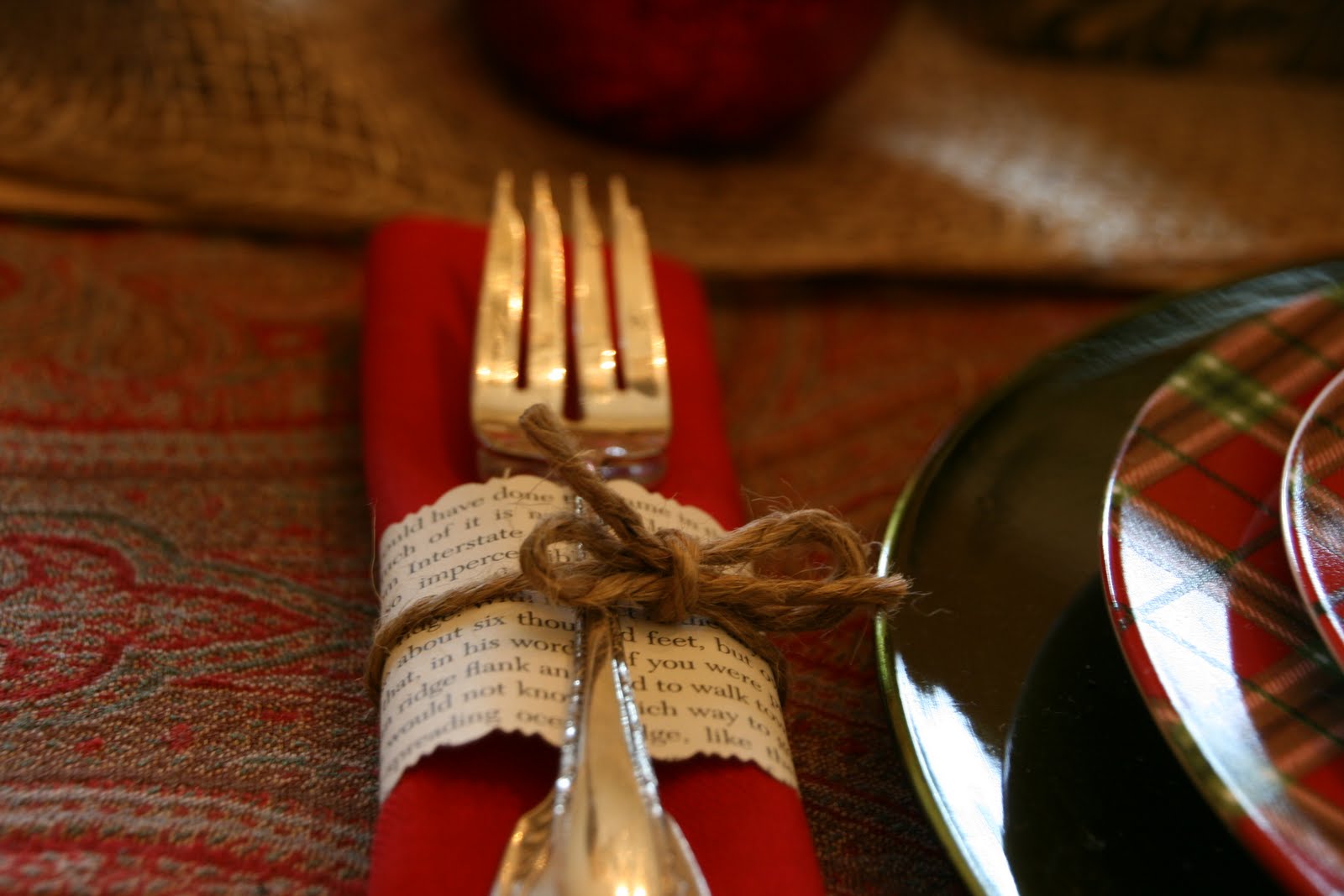 vignette design: End of Year Book Club Dinner- A Tablescape