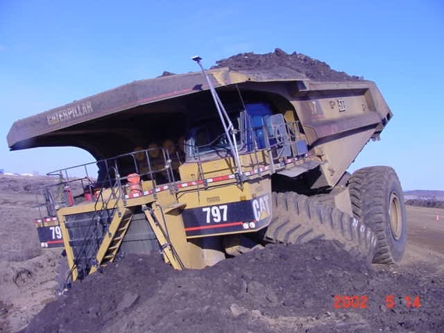Mining Mayhem: Rear Dumper Onto Rill