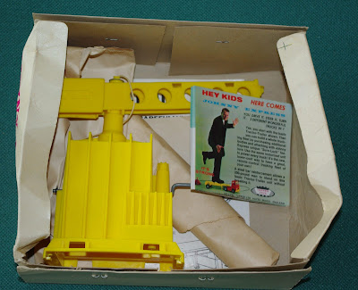 CENTURY 21 JR21 AND RELATED TOYS GALLERY: JOHNNY EXPRESS CRANE