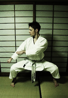 The "naihanchi stance"