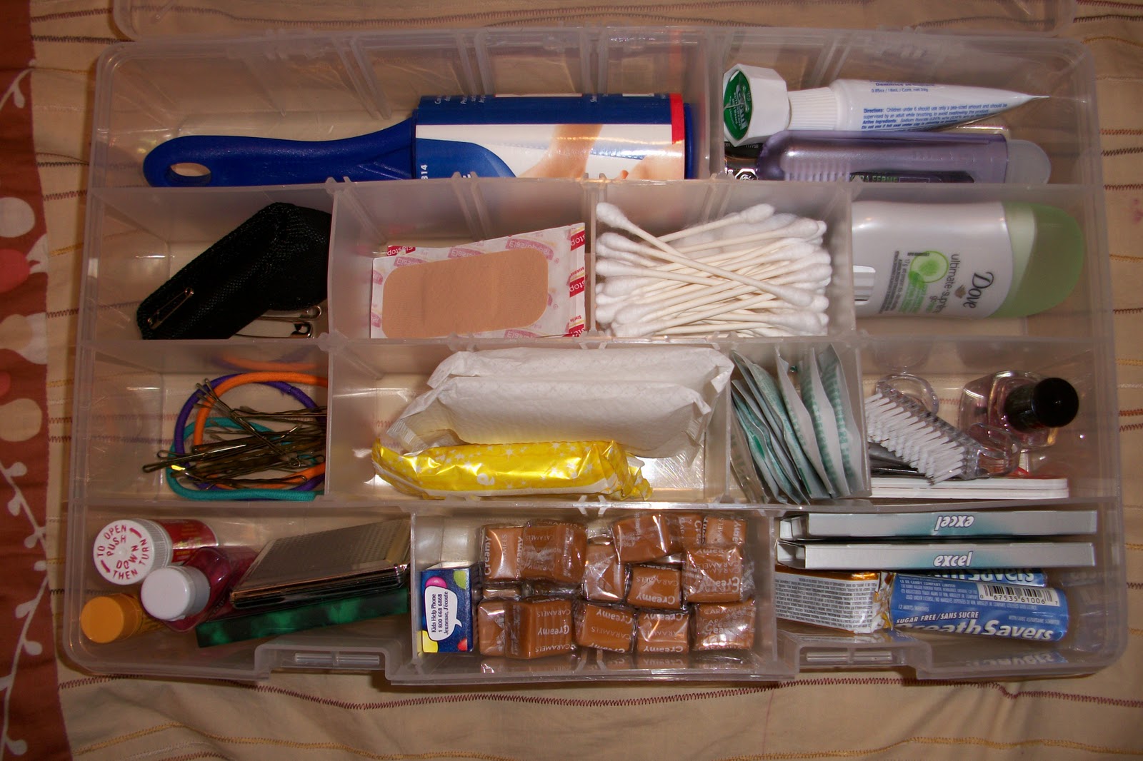 Envirocraftiness: Cubicle Decorating: Desk Survival Kit