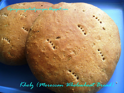 Priya's Versatile Recipes: Khobz ( Moroccan Wholewheat Bread)