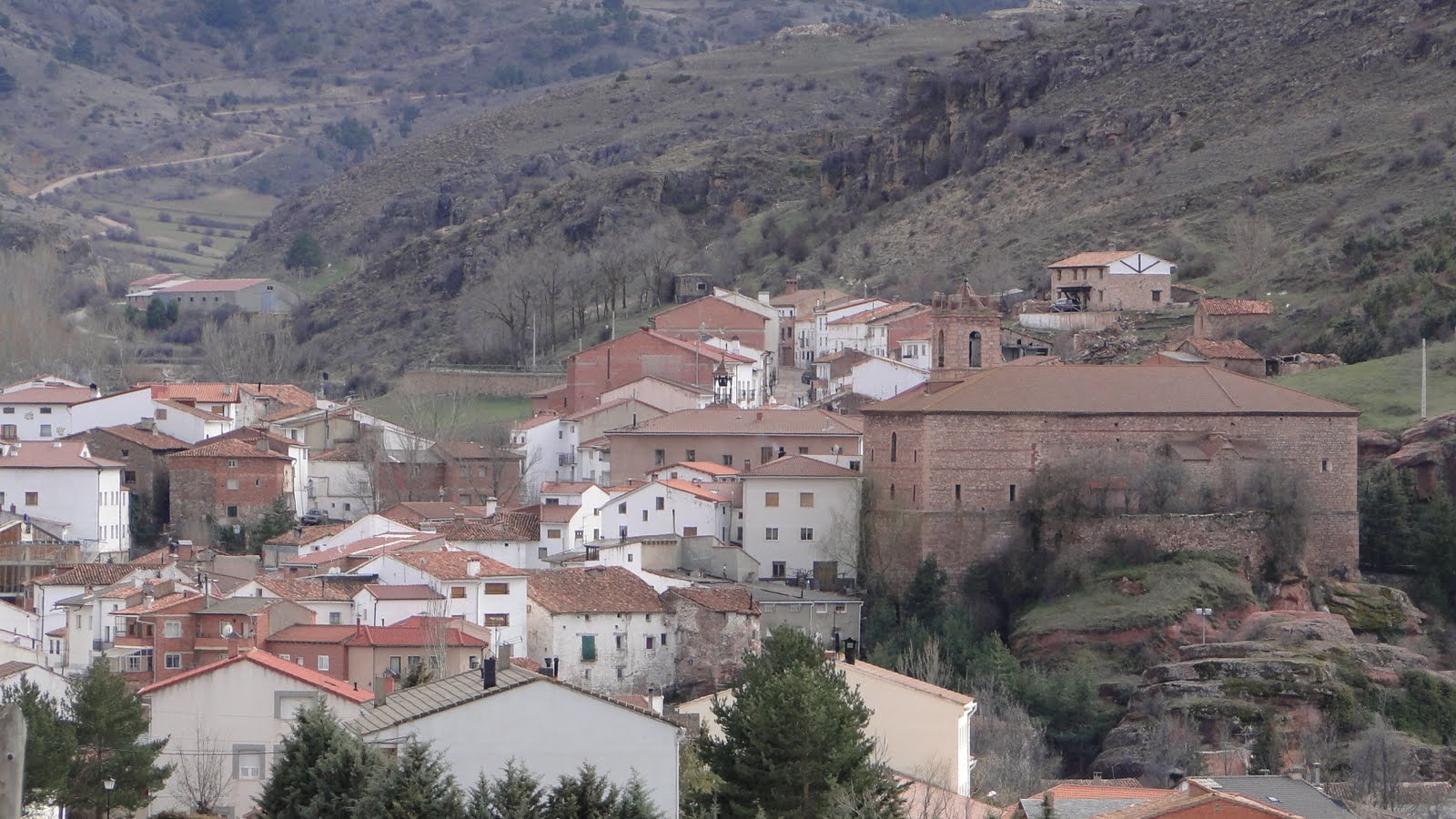 Checa un poble d'alta muntanya: Checa un poble d'alta muntanya