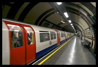 WORLD'S TOP METRO TRAINS: Metro London, England