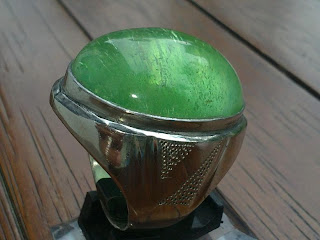 GREEN OBSIDIAN / Borneo Emerald | GEMSTONE | EMERALD | RUBY | SAFIR